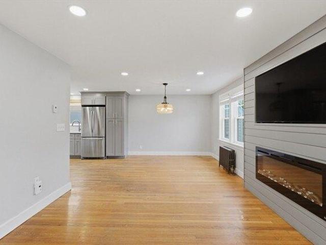 house with 3 bedroom, Auburn MA ES103625175
