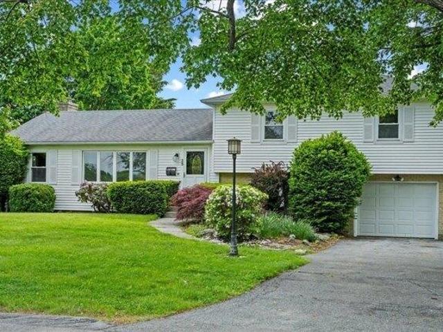 house with 3 bedroom, Auburn MA ES103162742