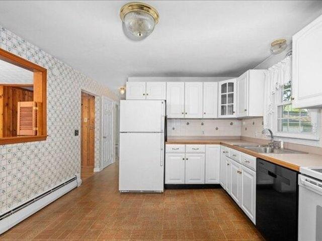 house with 3 bedroom, Auburn MA ES103221948