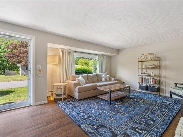 house with 3 bedroom, Auburn MA ES103224010