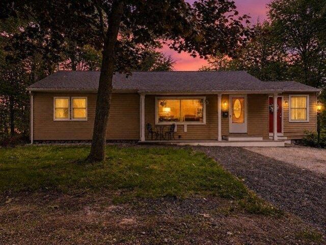 house with 3 bedroom, Auburn MA ES104791691