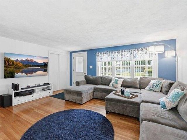 house with 3 bedroom, Auburn MA ES104832634