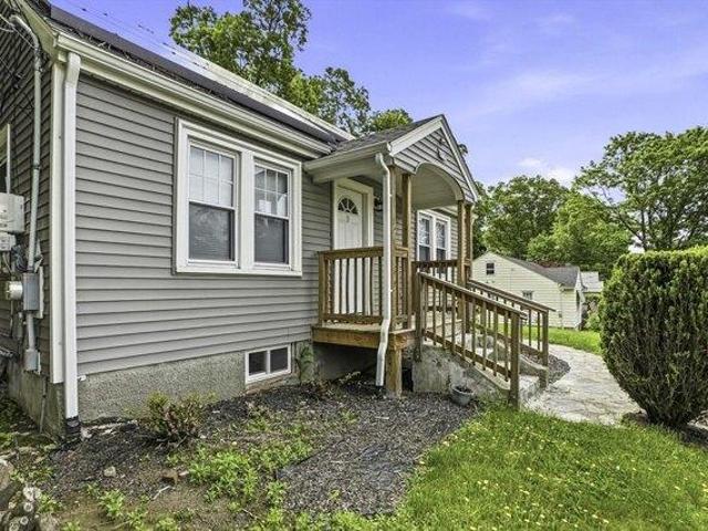 house with 3 bedroom, Auburn MA ES104832095