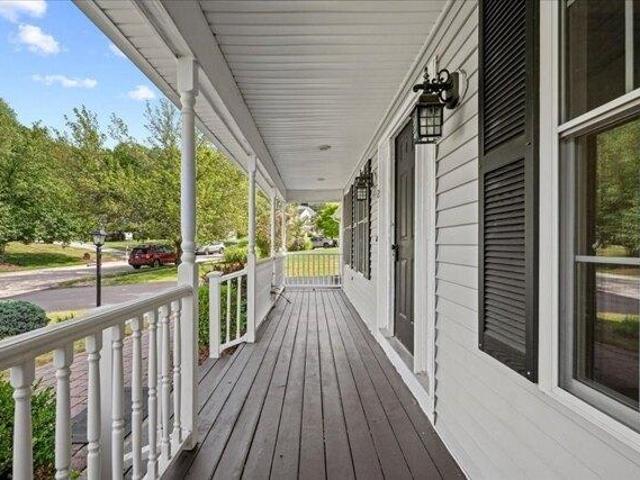 house with 3 bedroom, Auburn MA ES104296927