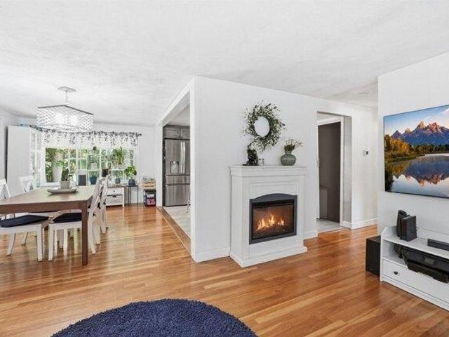 house with 3 bedroom, Auburn MA ES105174485