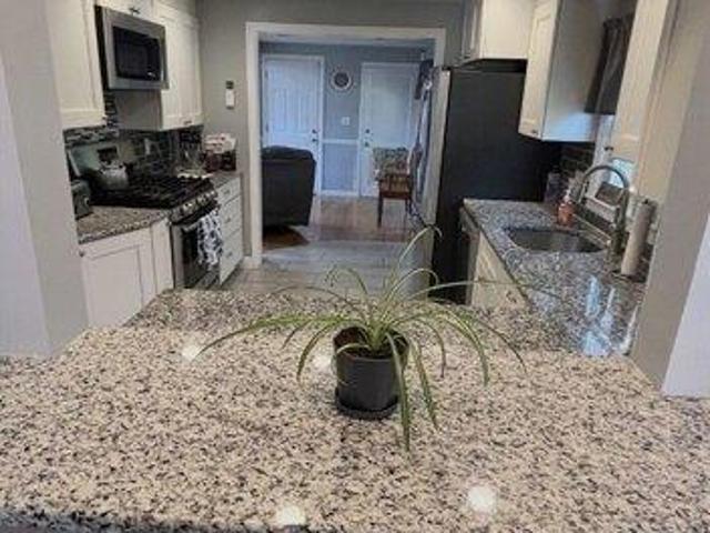 house with 3 bedroom, Auburn MA ES105175749