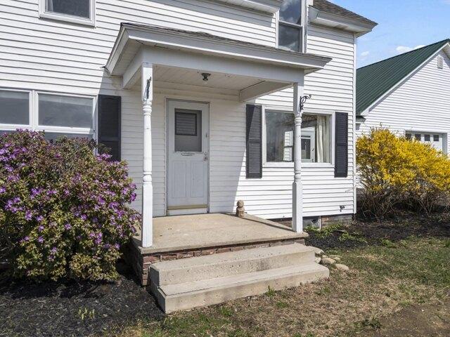 house with 3 bedroom, Auburn ME ES103016758