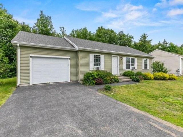 house with 3 bedroom, Auburn ME ES104482331