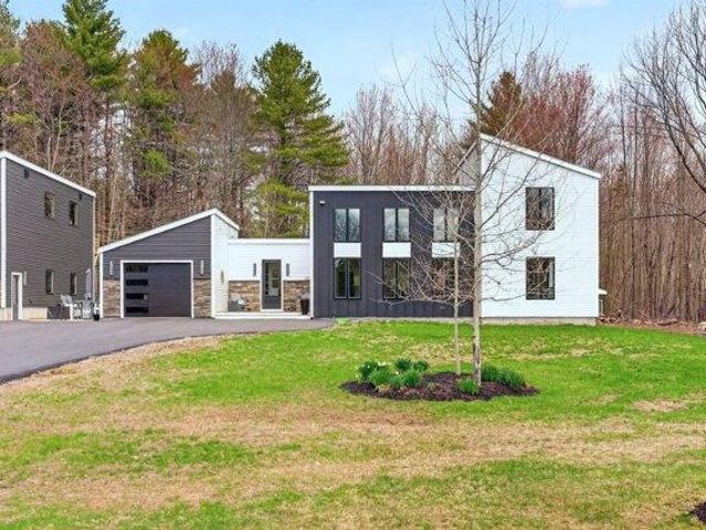 house with 3 bedroom, Auburn ME ES104758884