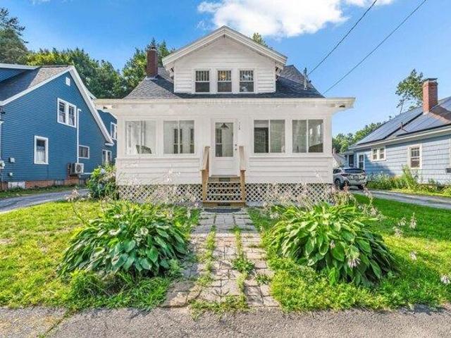 house with 3 bedroom, Auburn ME ES104833237