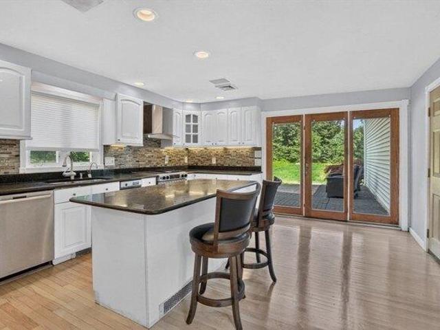 house with 3 bedroom, Avon MA ES104762395