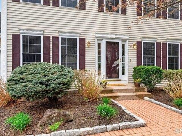 house with 3 bedroom, Avon CT DLS102529678