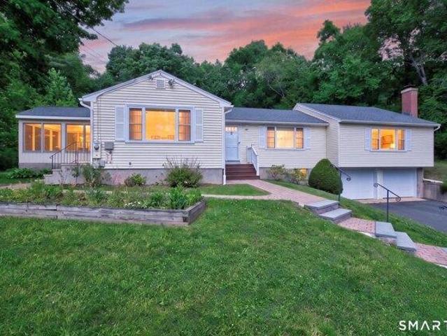 house with 3 bedroom, Avon CT DS103931132