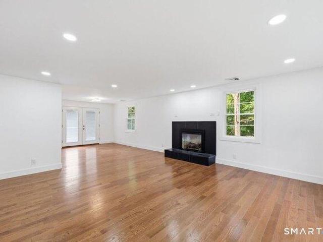 house with 3 bedroom, Avon CT ES104604484