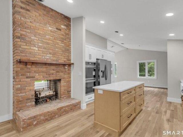 house with 3 bedroom, Avon CT ES104789312