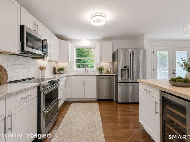 house with 3 bedroom, Avon CT ES105126432