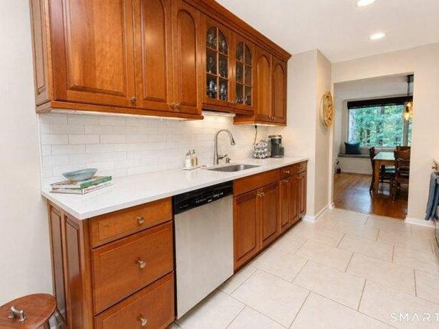 house with 3 bedroom, Avon CT ES105160488