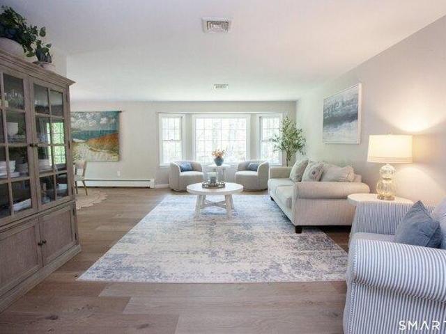 house with 3 bedroom, Avon CT ES103101005