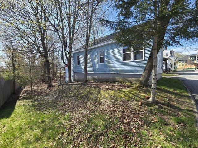 house with 3 bedroom, Bangor ME DS102119890