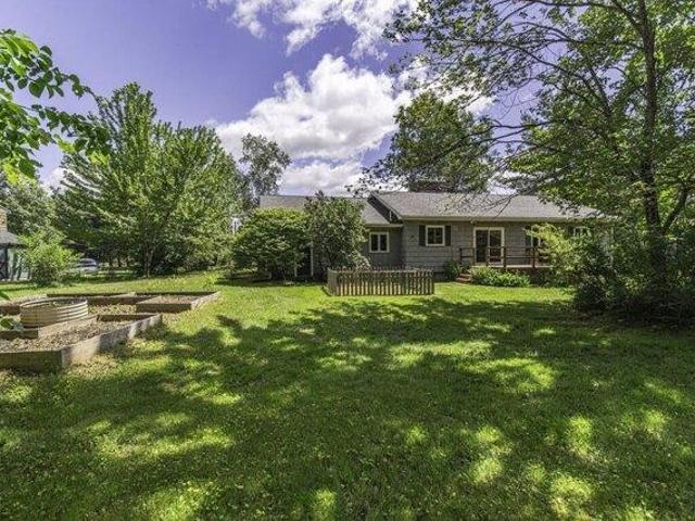 house with 3 bedroom, Bangor ME ES103666444