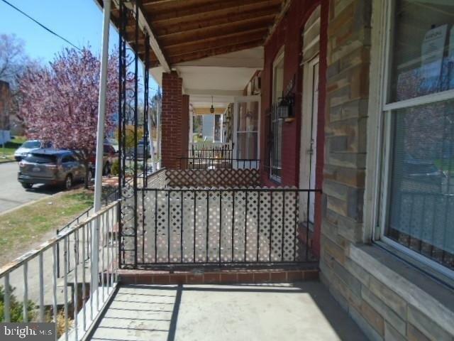 house with 3 bedroom, Baltimore MD DLS88247273