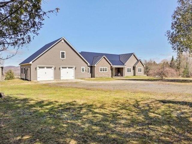 house with 3 bedroom, Barton VT DS102258424