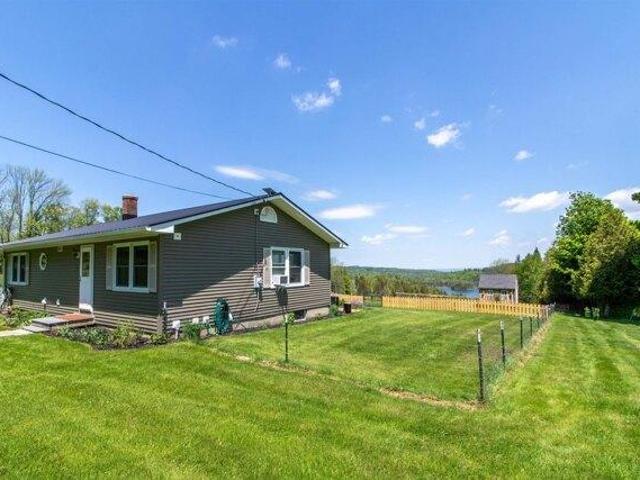 house with 3 bedroom, Barton VT ES105125585