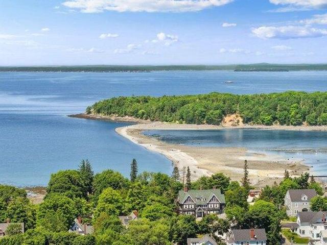 house with 3 bedroom, Bar Harbor ME ES105106574