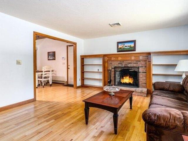 house with 3 bedroom, Barnstable MA DS104332300