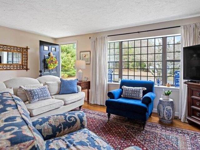 house with 3 bedroom, Barnstable MA ES104115270