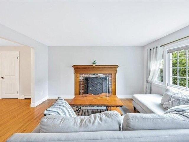 house with 3 bedroom, Barnstable MA ES105093439