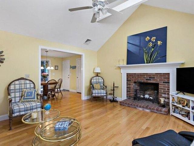 house with 3 bedroom, Barnstable MA ES105143534