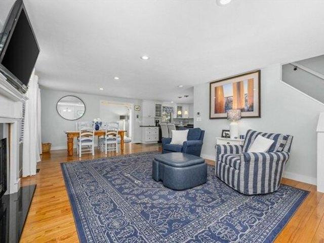 house with 3 bedroom, Barnstable MA ES103250307