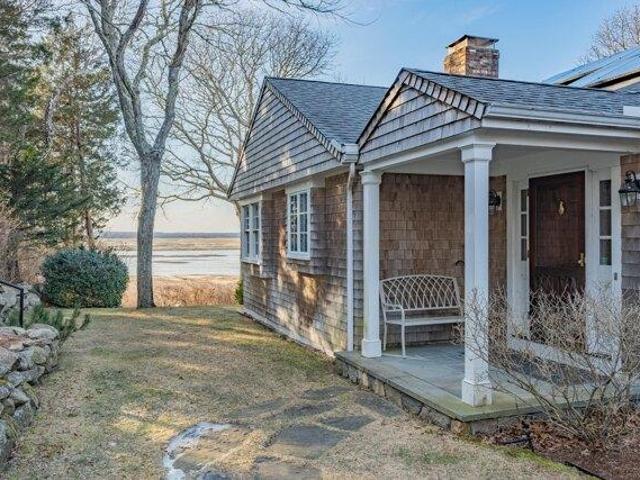 house with 3 bedroom, Barnstable MA ES103808494