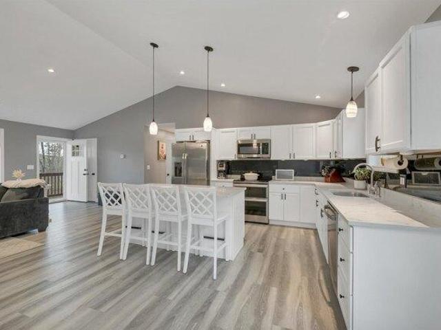 house with 3 bedroom, Barnstead NH ES105094014