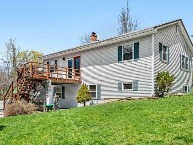 house with 3 bedroom, Barre VT DS102564217