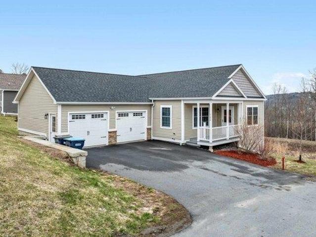 house with 3 bedroom, Barre VT DS102595891