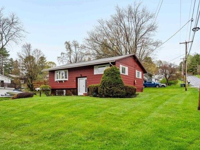 house with 3 bedroom, Barre VT ES103434357