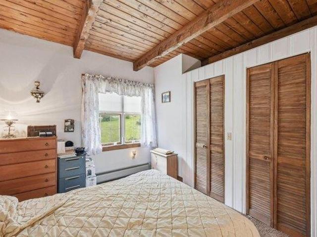 house with 3 bedroom, Barre VT ES103886829