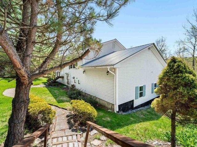 house with 3 bedroom, Barre VT ES103968347