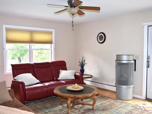 house with 3 bedroom, Barre VT ES104190255