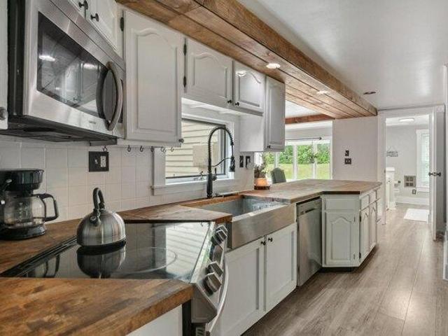 house with 3 bedroom, Barre VT ES105156225