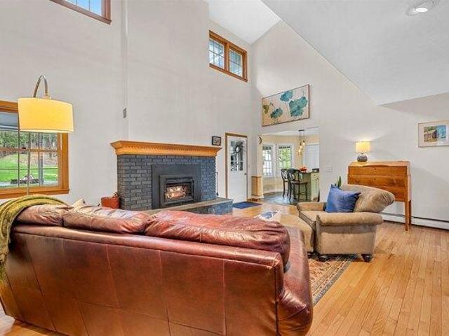 house with 3 bedroom, Barre VT ES105193388