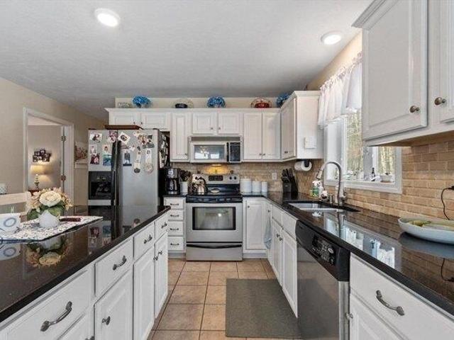 house with 3 bedroom, Barre MA DS102442695