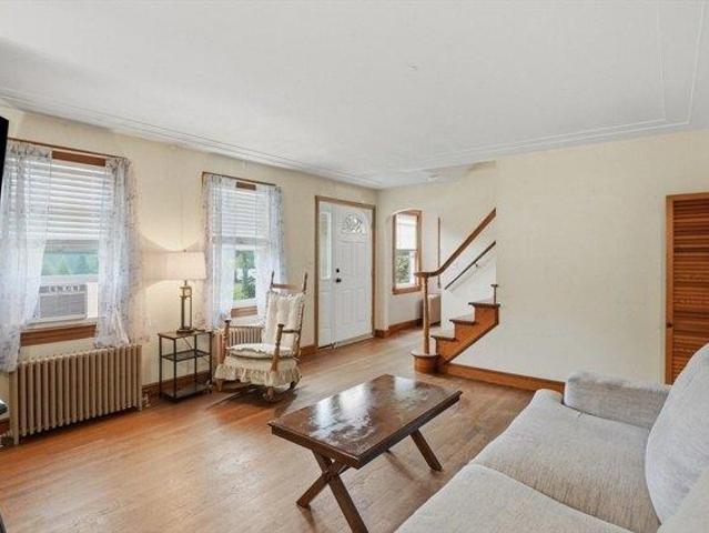 house with 3 bedroom, Barre MA ES105092449