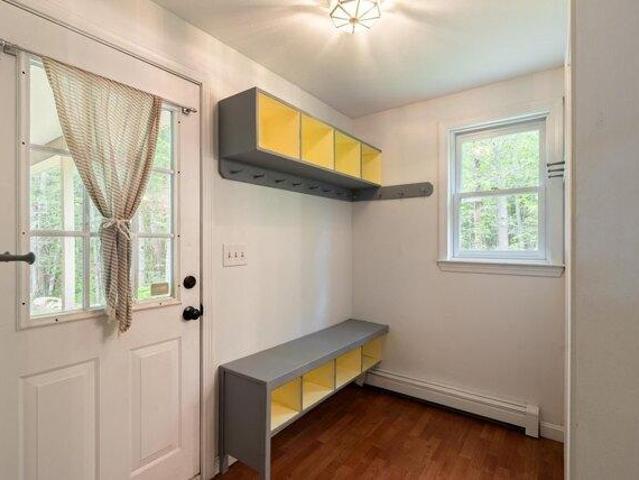 house with 3 bedroom, Barrington NH ES104075480