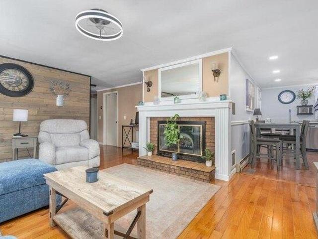 house with 3 bedroom, Barrington NH ES104329486
