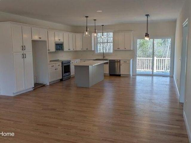 house with 3 bedroom, Barrington NH ES105206966
