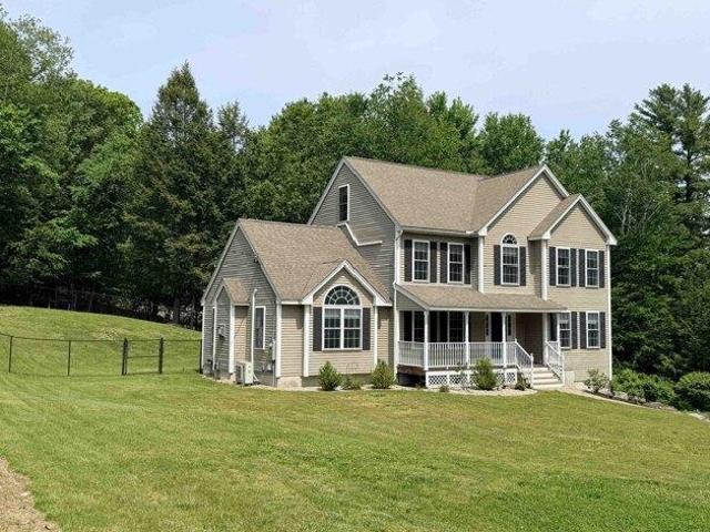house with 3 bedroom, Barrington NH ES105207617