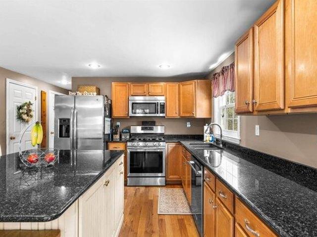 house with 3 bedroom, Barrington NH ES102824174